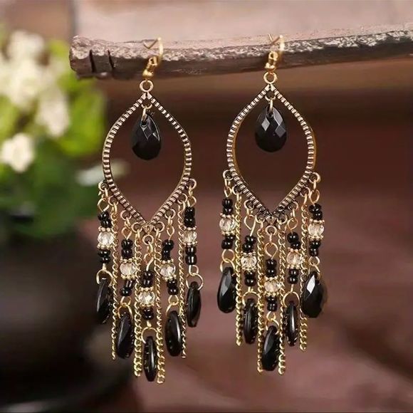 gigisfindings | Jewelry | 325 Boho Style Black And Gold Long Beaded ...
